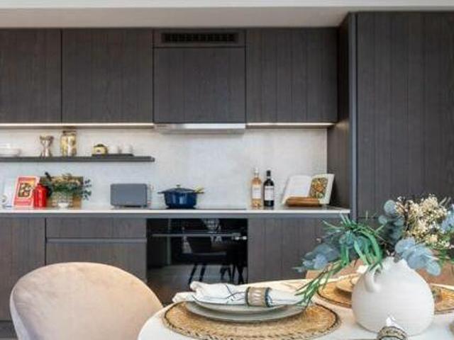 2 Bedroom Apartment For Rent In York Way, London