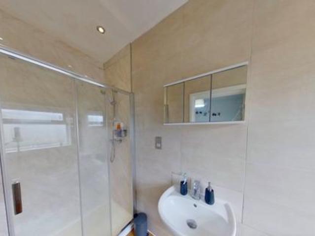 2 Bedroom Apartment For Rent In 15a Villa Road, Nottingham