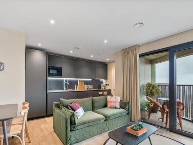 2 Bedroom Apartment For Rent In 18 Reed Avenue, London