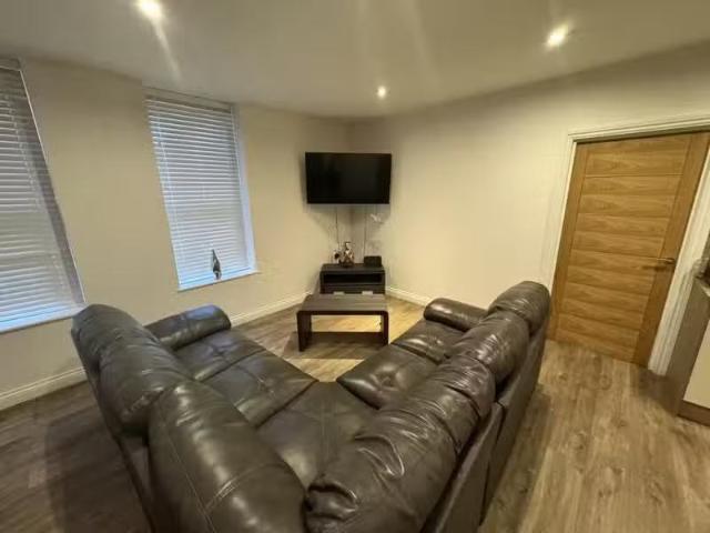 2 bedroom apartment for rent in 190 Mint Drive Jewellery Qua.