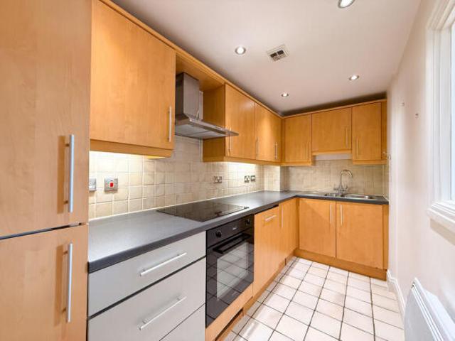 2 bedroom apartment for rent in 105 Holland Gardens, Kew Bridge, Brentford TW8 0BH, TW8