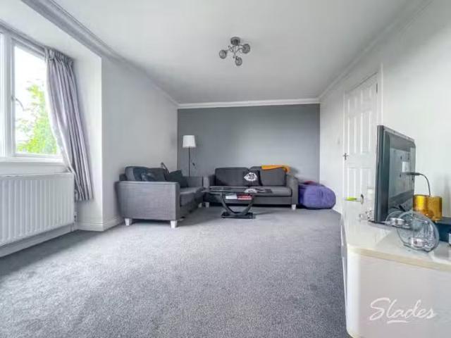2 bedroom apartment for rent in 1064 Christchurch Road, Bourne.