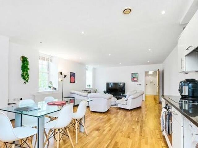 2 Bedroom Apartment For Rent In 130 Clapham Common South Side, London