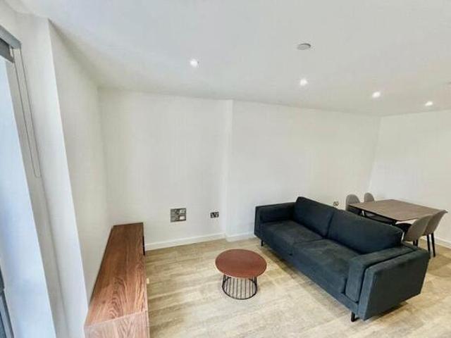 2 Bedroom Apartment For Rent In 1 Cleworth Street, Manchester