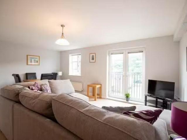 2 bedroom apartment for rent in 27 Silk Mill Chase, Ripponden.