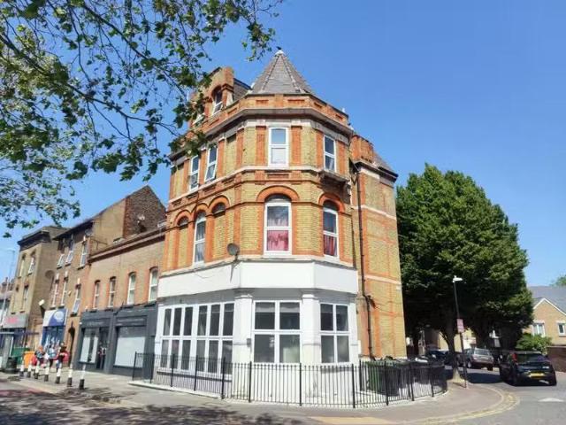 2 bedroom apartment for rent in 22 The Grove, Gravesend, Kent.
