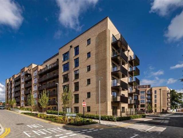 2 bedroom apartment for rent in 2 bedroom property in St Andrews Road, Uxbridge, UB10
