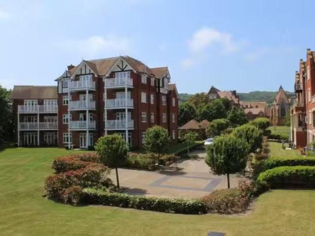 2 bedroom apartment for rent in 2 Darley Road, Meads, BN20