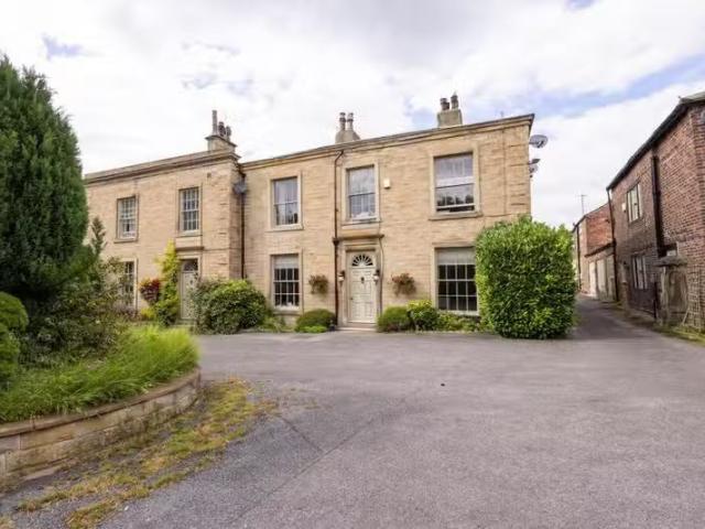 2 bedroom apartment for rent in 2 Hill Top House, BD19