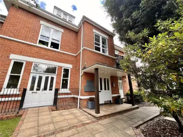 2 bedroom apartment for rent in 2 Meyrick Park Crescent, Bourn.
