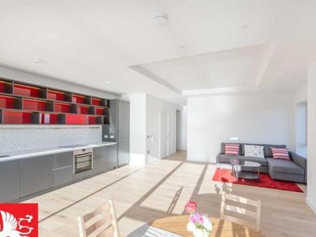 2 Bedroom Apartment For Rent In 46 Botanic Square, London City Island