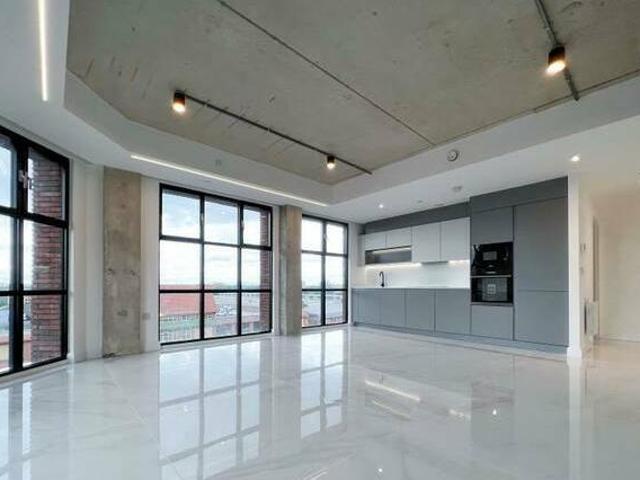2 bedroom apartment for rent in 411 One Silk Street M4