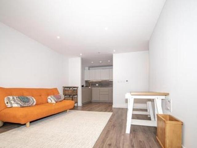 2 Bedroom Apartment For Rent In 42 Newnton Close