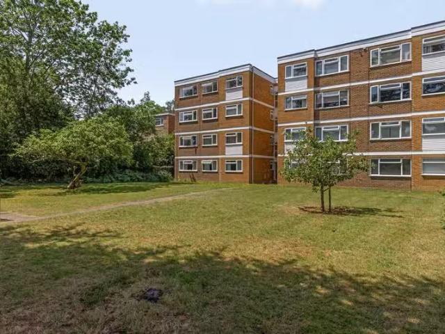 2 bedroom apartment for rent in 43 Elsa Court, BR3