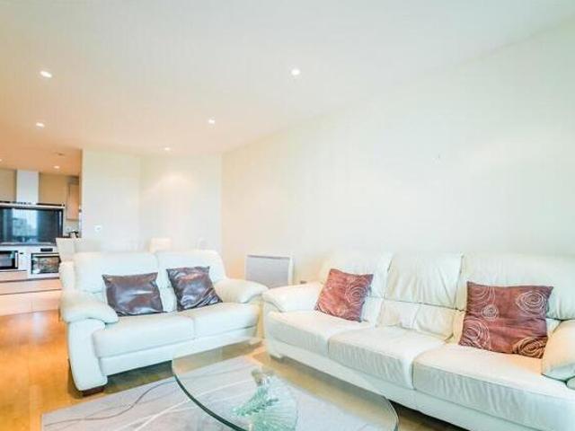 2 Bedroom Apartment For Rent In 4. St George Wharf