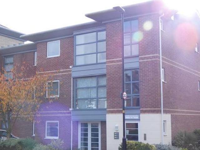 2 bedroom apartment for rent in 54 Hollinshead House FY8