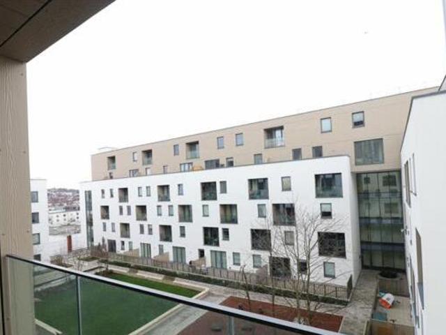 2 Bedroom Apartment For Rent In 50 Captiol Way, London