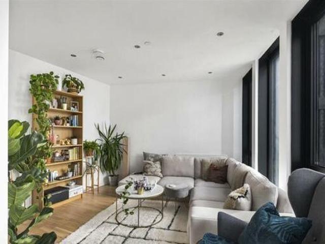 2 Bedroom Apartment For Rent In 87b Newington Causeway, London