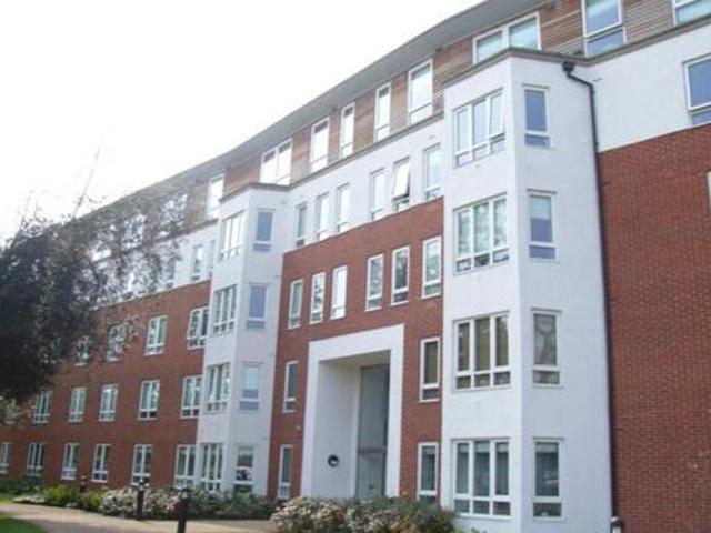 2 Bedroom Apartment For Rent In 8 111 High Road, South Woodford