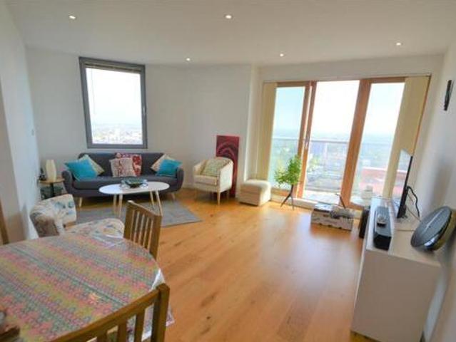 2 Bedroom Apartment For Rent In 9 Altyre Road, Croydon