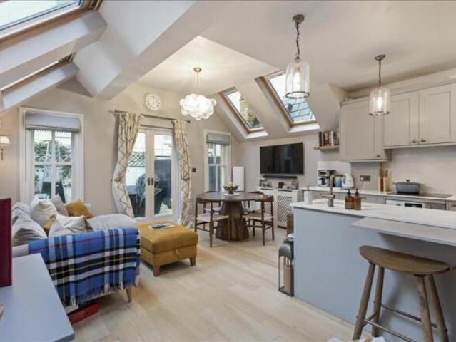 2 bedroom apartment for sale in Musard Road, Hammersmith, London, W6