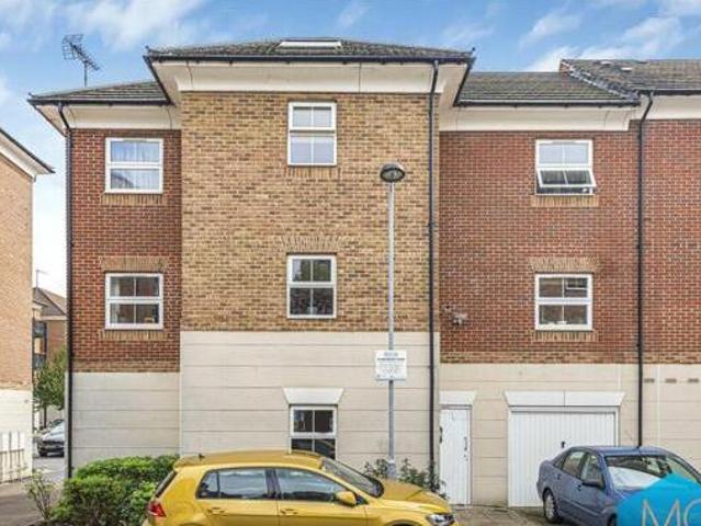 2 Bedroom Apartment For Sale In Muswell Hill, London