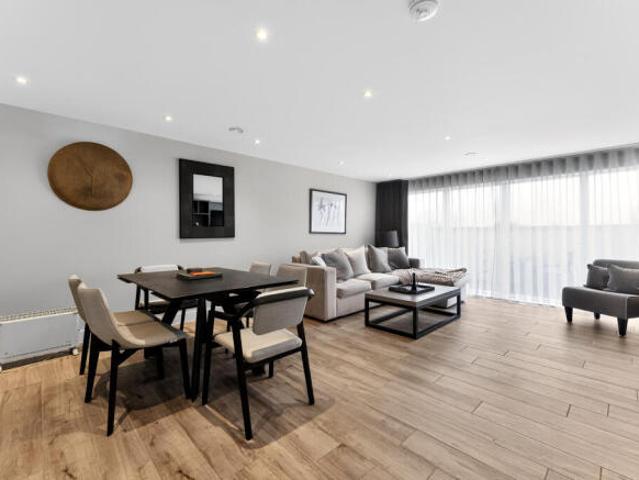 2 bedroom apartment for sale in Madingley Road, Cambridge, CB3
