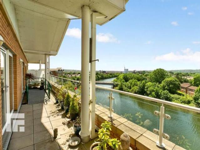 2 bedroom apartment for sale in Malaga House, Penstone Court, Century Wharf, Cardiff, CF10