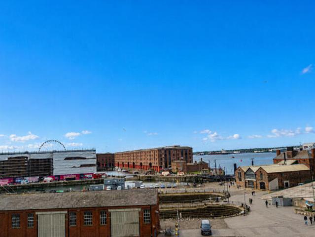2 bedroom apartment for sale in Mann Island, Liverpool, L3