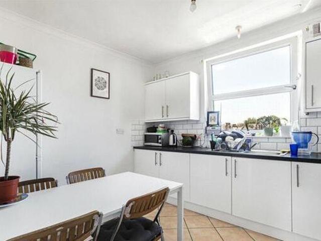2 Bedroom Apartment For Sale In Mapledene Road, London