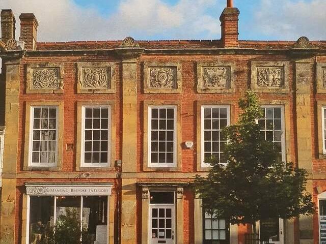 2 bedroom apartment for sale in Market Square Midhurst West Sussex GU29