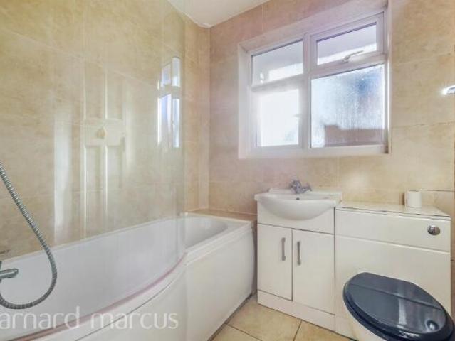 2 bedroom apartment for sale in Martin Way, Morden, SM4