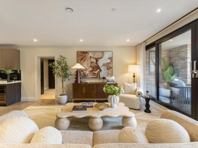 2 bedroom apartment for sale in Marylebone Mansions, Marylebone, W1, W1H