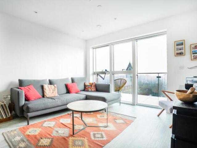 2 bedroom apartment for sale in Matthias Road, London, N16