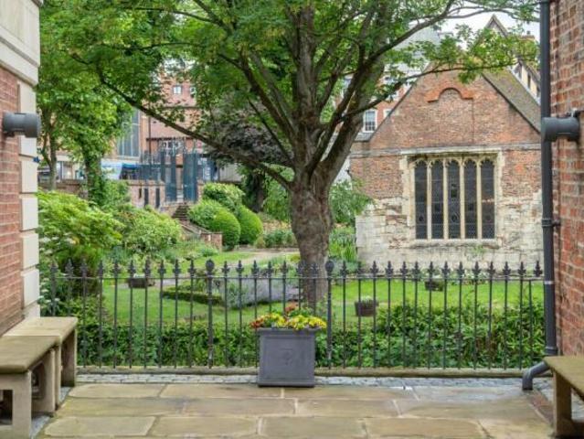 2 bedroom apartment for sale in Merchant Gate, York, YO1