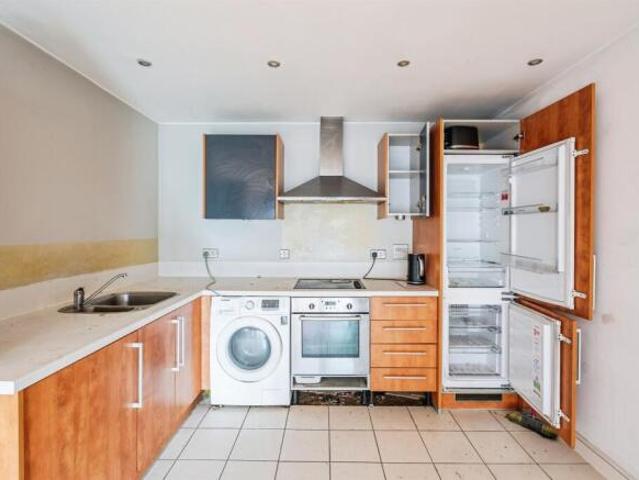 2 bedroom apartment for sale in Midway Quay, Eastbourne, BN23
