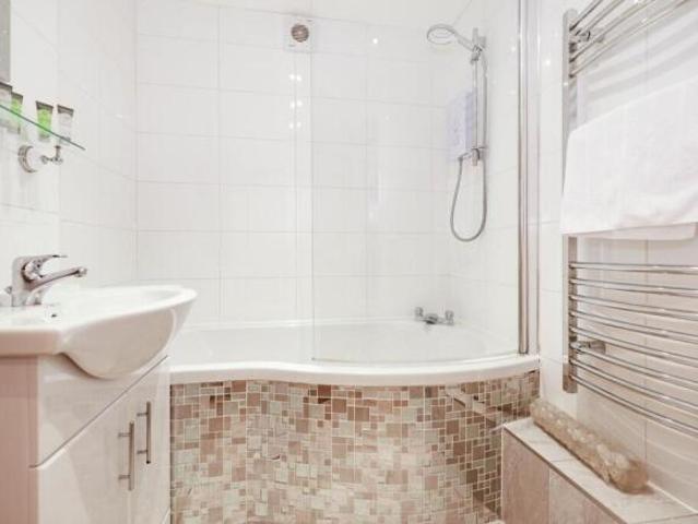 2 bedroom apartment for sale in Mowbray Square, Harrogate, HG1