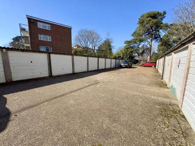2 bedroom apartment for sale in Mount Road, Poole, BH14