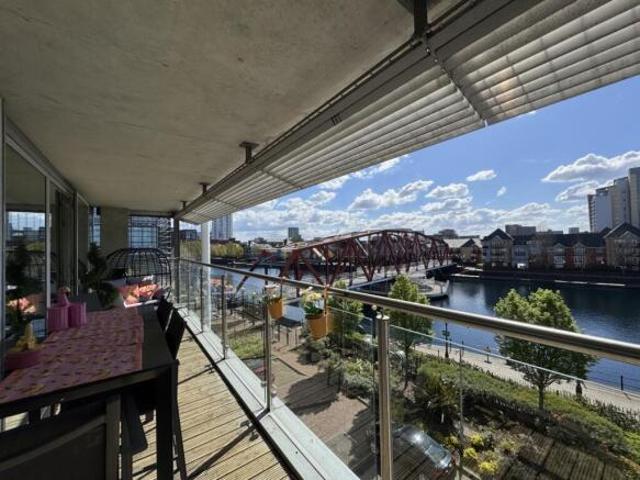 2 bedroom apartment for sale in N V Building, 100 The Quays, Salford, M50 3BE, M50