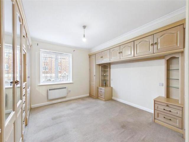 2 bedroom apartment for sale in Neptune Square, Ipswich, Suffolk, IP4