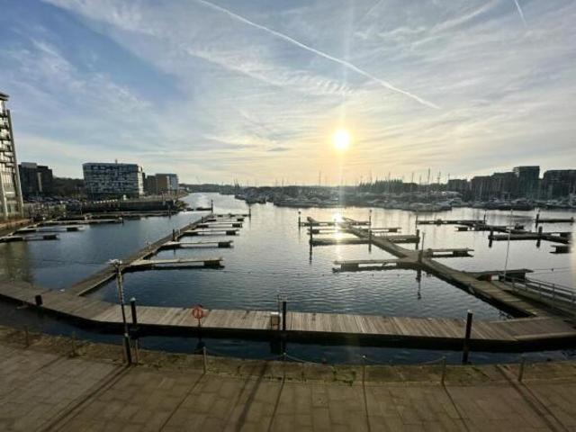 2 bedroom apartment for sale in Neptune Square, Ipswich Waterfront, IP4