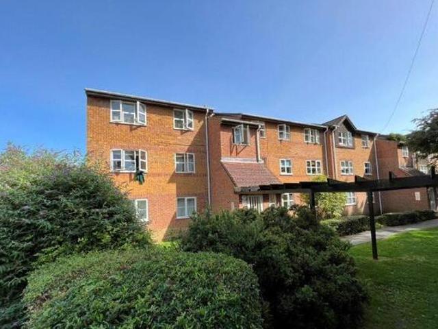 2 Bedroom Apartment For Sale In New Barnet