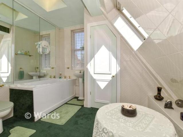 2 bedroom apartment for sale in New Dover Road, Canterbury, Kent, CT1