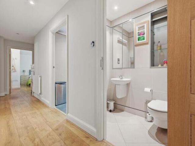2 bedroom apartment for sale in New Globe Walk, London, SE1