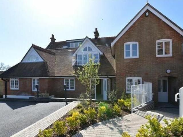 2 Bedroom Apartment For Sale In New Milton, Hampshire