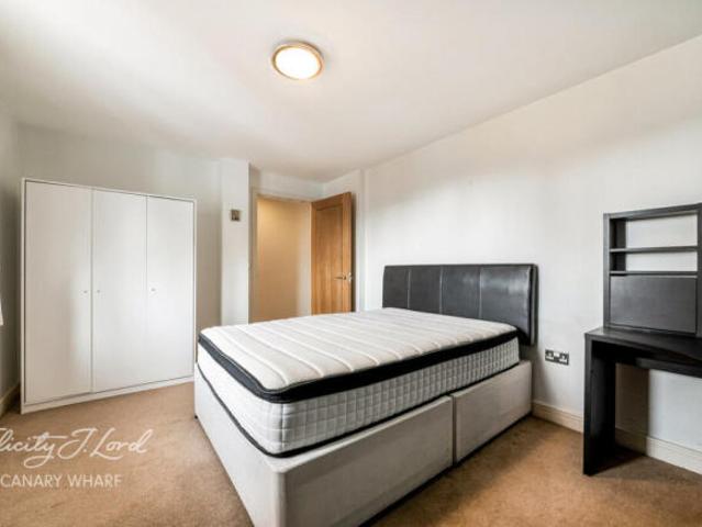 2 bedroom apartment for sale in Wingfield Court, Newport Avenue, London E14