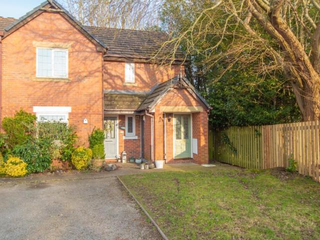 2 bedroom apartment for sale in Newry Park East, Chester, CH2