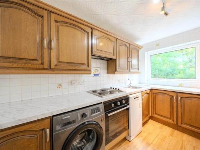 2 bedroom apartment for sale in Newton Park Court, Leeds, West Yorkshire, LS7