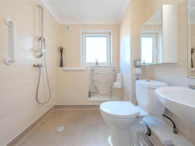 2 bedroom apartment for sale in Nicholson Court, Fitzroy Drive, Roundhay, Leeds, LS8