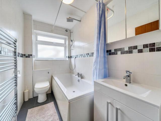 2 bedroom apartment for sale in Nigel Close, Northolt, Middlesex, UB5